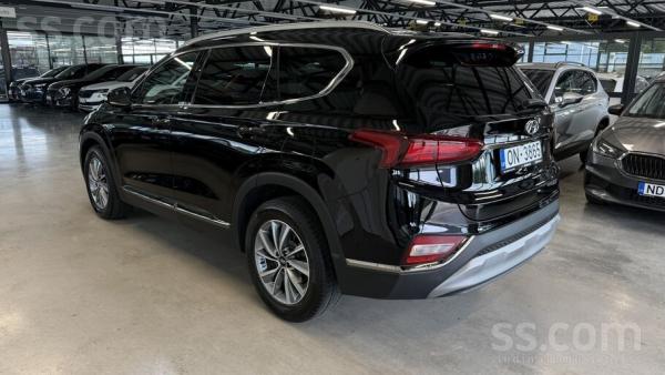 Melns Hyundai Santa Fe 2020 Rīga, ar dzinēja tilpumu 2.40 L un nobraukumu 55 tūkst. km par 24900 €, foto 3 vietnē AUTOMOTO.COM.LV