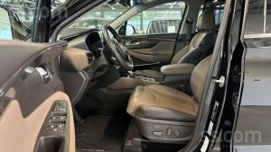 Black Hyundai Santa Fe 2020 in Riga, with an engine capacity of 2.40 L and mileage of 55 thousand km for 24900 €, photo 11 on AUTOMOTO.COM.LV