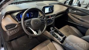 Black Hyundai Santa Fe 2020 in Riga, with an engine capacity of 2.40 L and mileage of 55 thousand km for 24900 €, photo 14 on AUTOMOTO.COM.LV