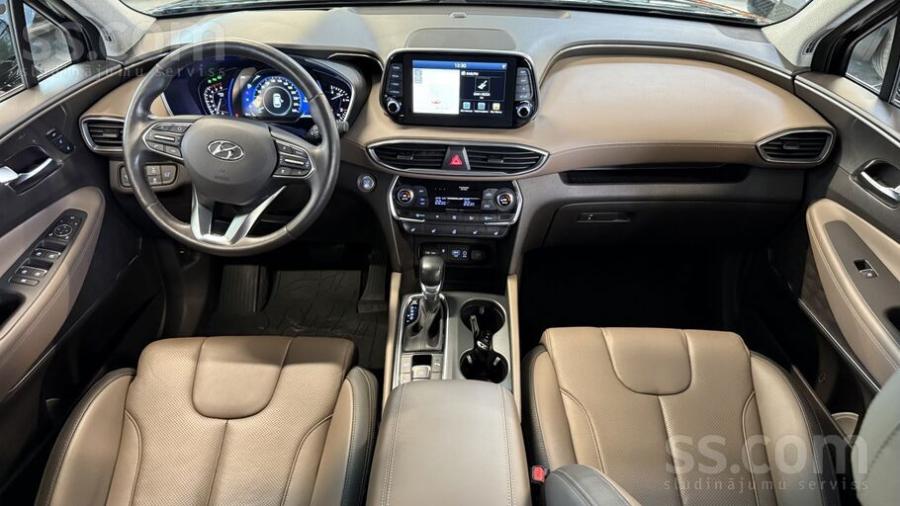 Black Hyundai Santa Fe 2020 in Riga, with an engine capacity of 2.40 L and mileage of 55 thousand km for 24900 €, photo 20 on AUTOMOTO.COM.LV