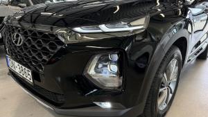 Melns Hyundai Santa Fe 2020 Rīga, ar dzinēja tilpumu 2.30 L un nobraukumu 55 tūkst. km par 2490000 €, foto 8 vietnē AUTOMOTO.COM.LV