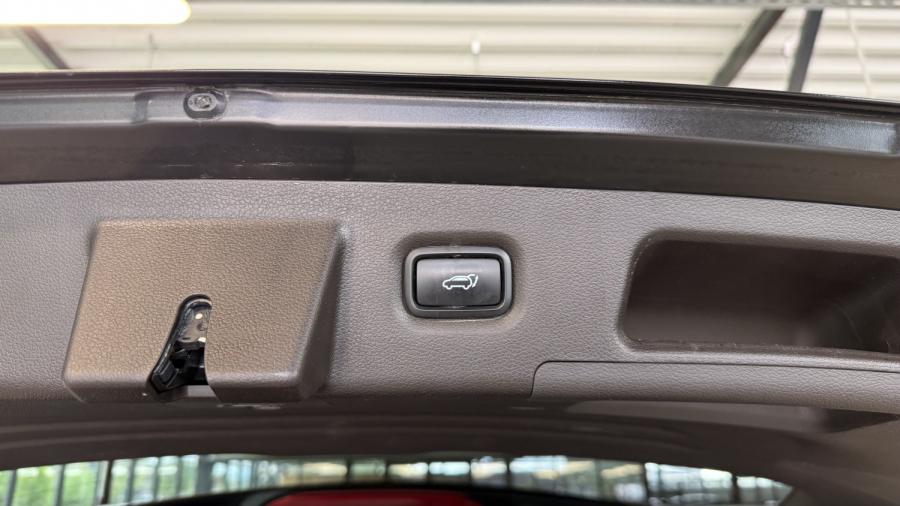 Melns Hyundai Santa Fe 2020 Rīga, ar dzinēja tilpumu 2.30 L un nobraukumu 55 tūkst. km par 2490000 €, foto 16 vietnē AUTOMOTO.COM.LV