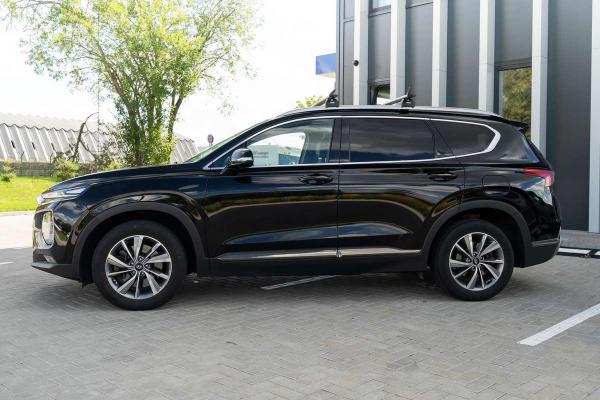 Melns Hyundai Santa Fe 2020 Viļņa, ar dzinēja tilpumu 2.36 L un nobraukumu 121 tūkst. km par 23500 €, foto 3 vietnē AUTOMOTO.COM.LV