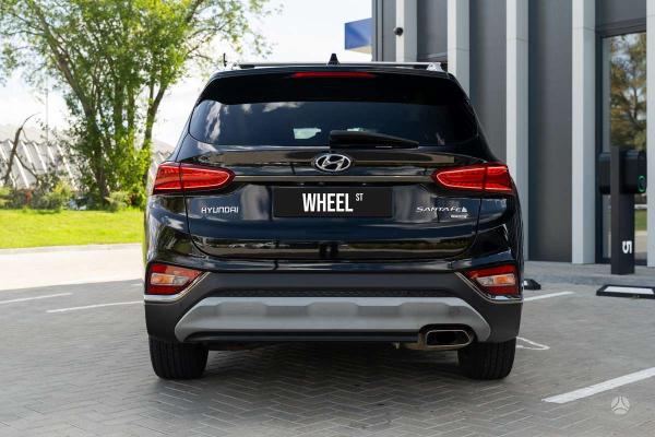 Melns Hyundai Santa Fe 2020 Viļņa, ar dzinēja tilpumu 2.36 L un nobraukumu 121 tūkst. km par 23500 €, foto 5 vietnē AUTOMOTO.COM.LV