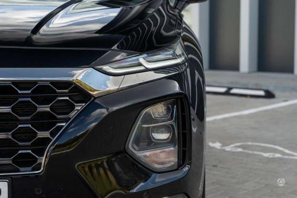 Melns Hyundai Santa Fe 2020 Viļņa, ar dzinēja tilpumu 2.36 L un nobraukumu 121 tūkst. km par 23500 €, foto 10 vietnē AUTOMOTO.COM.LV