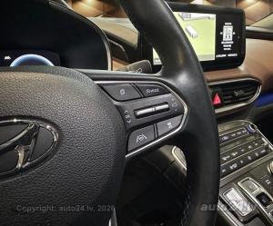 Black Hyundai Santa Fe 2021 in Tallinn, with an engine capacity of 1.60 L and mileage of 167 thousand km for 25590 €, photo 13 on AUTOMOTO.COM.LV