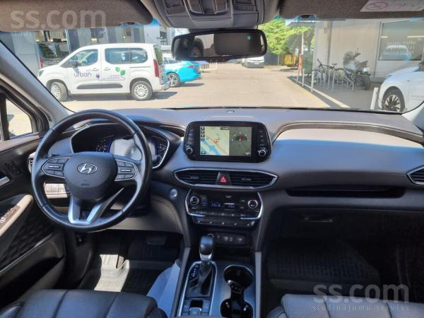 Melns Hyundai Santa Fe 2021 Rīga, ar dzinēja tilpumu 2.40 L un nobraukumu 83 tūkst. km par 23200 €, foto 7 vietnē AUTOMOTO.COM.LV