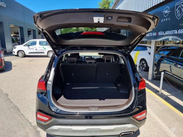 Melns Hyundai Santa Fe 2021 Rīga, ar dzinēja tilpumu 2.36 L un nobraukumu 83 tūkst. km par 23200 €, foto 5 vietnē AUTOMOTO.COM.LV