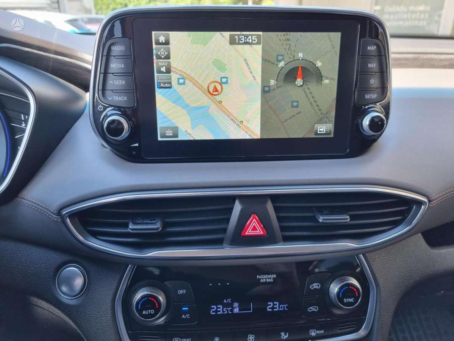 Melns Hyundai Santa Fe 2021 Rīga, ar dzinēja tilpumu 2.36 L un nobraukumu 83 tūkst. km par 23200 €, foto 16 vietnē AUTOMOTO.COM.LV