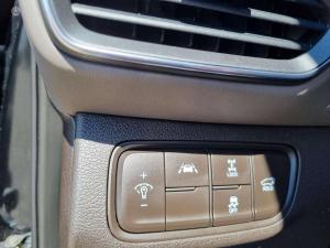 Melns Hyundai Santa Fe 2021 Rīga, ar dzinēja tilpumu 2.36 L un nobraukumu 83 tūkst. km par 23200 €, foto 20 vietnē AUTOMOTO.COM.LV