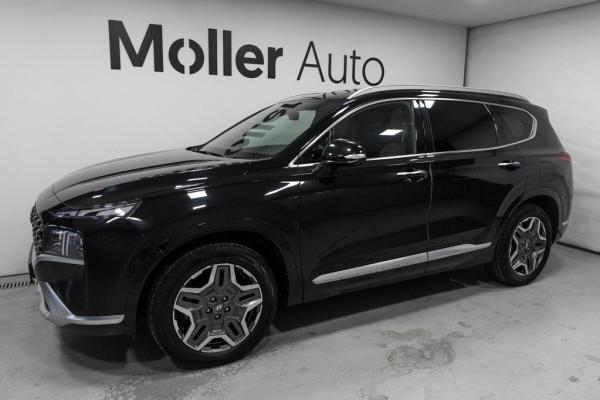 Black Hyundai Santa Fe 2021 in Vilnius, with an engine capacity of 1.60 L and mileage of 133 thousand km for 26900 €, photo 2 on AUTOMOTO.COM.LV