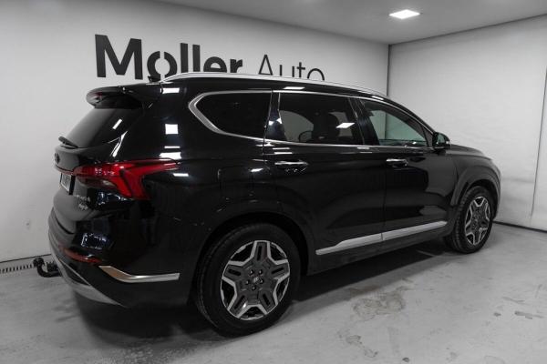 Black Hyundai Santa Fe 2021 in Vilnius, with an engine capacity of 1.60 L and mileage of 133 thousand km for 26900 €, photo 4 on AUTOMOTO.COM.LV