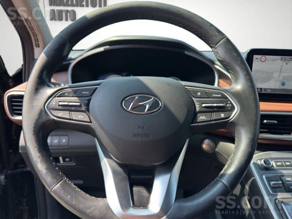 Melns Hyundai Santa Fe 2021 Rīga, ar dzinēja tilpumu 2.20 L un nobraukumu 119 tūkst. km par 26990 €, foto 10 vietnē AUTOMOTO.COM.LV