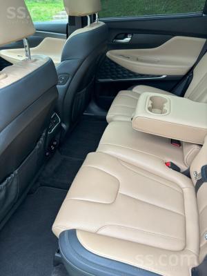 Melns Hyundai Santa Fe 2021 Rīga, ar dzinēja tilpumu 2.20 L un nobraukumu 133 tūkst. km par 27500 €, foto 9 vietnē AUTOMOTO.COM.LV