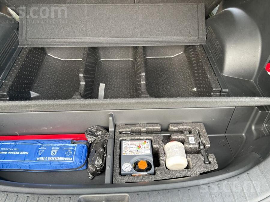 Melns Hyundai Santa Fe 2021 Rīga, ar dzinēja tilpumu 2.20 L un nobraukumu 133 tūkst. km par 27500 €, foto 16 vietnē AUTOMOTO.COM.LV