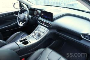 Black Hyundai Santa Fe 2022 in Riga, with an engine capacity of 1.60 L and mileage of 66 thousand km for 34000 €, photo 31 on AUTOMOTO.COM.LV