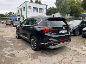Black Hyundai Santa Fe 2022 in Kaunas, with an engine capacity of 1.60 L and mileage of 111 thousand km for 16800 €, photo 5 on AUTOMOTO.COM.LV
