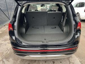 Black Hyundai Santa Fe 2022 in Kaunas, with an engine capacity of 1.60 L and mileage of 111 thousand km for 16800 €, photo 15 on AUTOMOTO.COM.LV