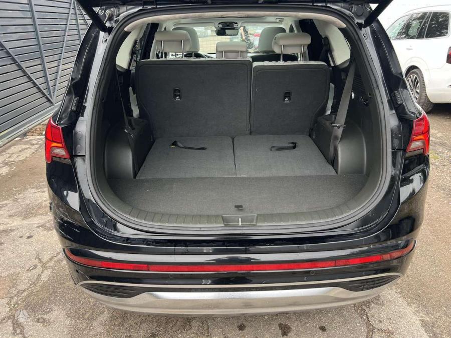 Black Hyundai Santa Fe 2022 in Kaunas, with an engine capacity of 1.60 L and mileage of 111 thousand km for 16800 €, photo 15 on AUTOMOTO.COM.LV
