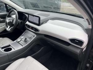 Black Hyundai Santa Fe 2022 in Kaunas, with an engine capacity of 1.60 L and mileage of 111 thousand km for 16800 €, photo 18 on AUTOMOTO.COM.LV