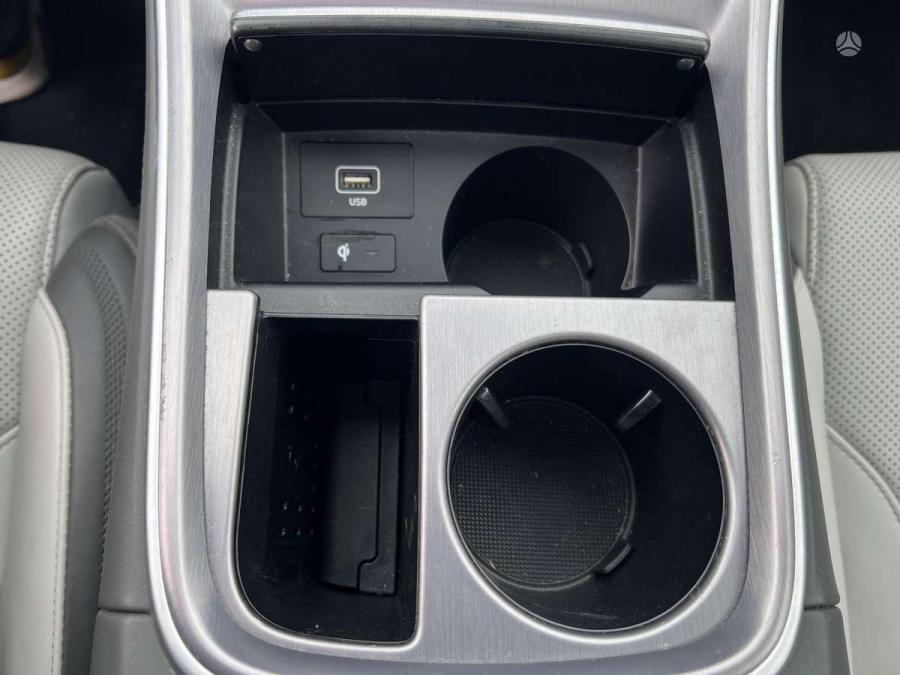 Black Hyundai Santa Fe 2022 in Kaunas, with an engine capacity of 1.60 L and mileage of 111 thousand km for 16800 €, photo 25 on AUTOMOTO.COM.LV
