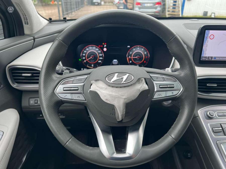 Black Hyundai Santa Fe 2022 in Kaunas, with an engine capacity of 1.60 L and mileage of 111 thousand km for 16800 €, photo 36 on AUTOMOTO.COM.LV