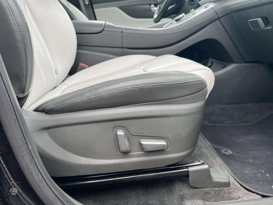 Black Hyundai Santa Fe 2022 in Kaunas, with an engine capacity of 1.60 L and mileage of 111 thousand km for 16800 €, photo 44 on AUTOMOTO.COM.LV