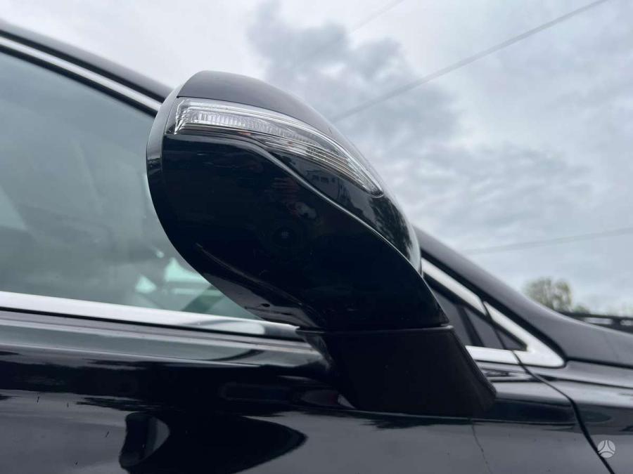 Black Hyundai Santa Fe 2022 in Kaunas, with an engine capacity of 1.60 L and mileage of 111 thousand km for 16800 €, photo 56 on AUTOMOTO.COM.LV