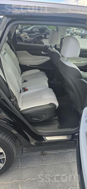 Melns Hyundai Santa Fe 2023 Jelgava, ar dzinēja tilpumu 2.20 L un nobraukumu 105 tūkst. km par 33000 €, foto 8 vietnē AUTOMOTO.COM.LV