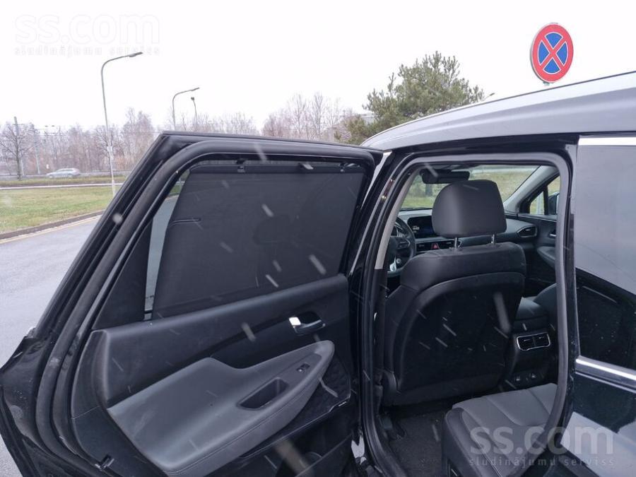 Melns Hyundai Santa Fe 2023 Rīga, ar dzinēja tilpumu 2.50 L un nobraukumu 22 tūkst. km par 34500 €, foto 8 vietnē AUTOMOTO.COM.LV