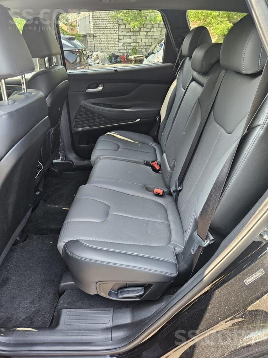 Melns Hyundai Santa Fe 2023 Rīga, ar dzinēja tilpumu 2.50 L un nobraukumu 22 tūkst. km par 34500 €, foto 10 vietnē AUTOMOTO.COM.LV