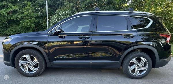 Melns Hyundai Santa Fe 2023 Kauņa, ar dzinēja tilpumu 2.50 L un nobraukumu 55 tūkst. km par 24900 €, foto 4 vietnē AUTOMOTO.COM.LV