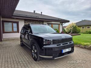 Black Hyundai Santa Fe 2024 in Tartu, with an engine capacity of 1.60 L and mileage of 58 thousand km for 53900 €, photo 6 on AUTOMOTO.COM.LV