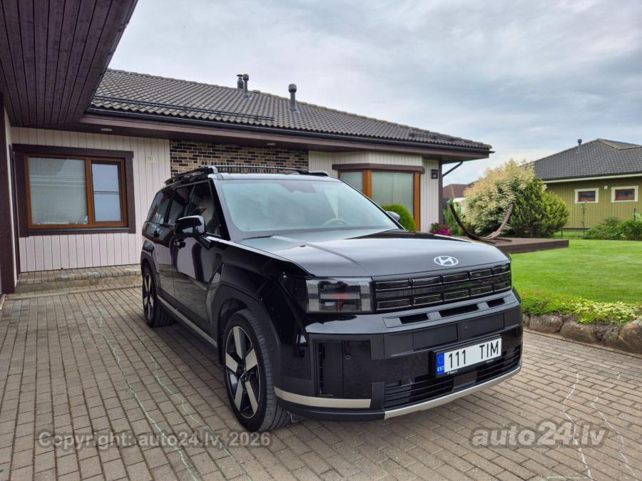 Black Hyundai Santa Fe 2024 in Tartu, with an engine capacity of 1.60 L and mileage of 58 thousand km for 53900 €, photo 6 on AUTOMOTO.COM.LV