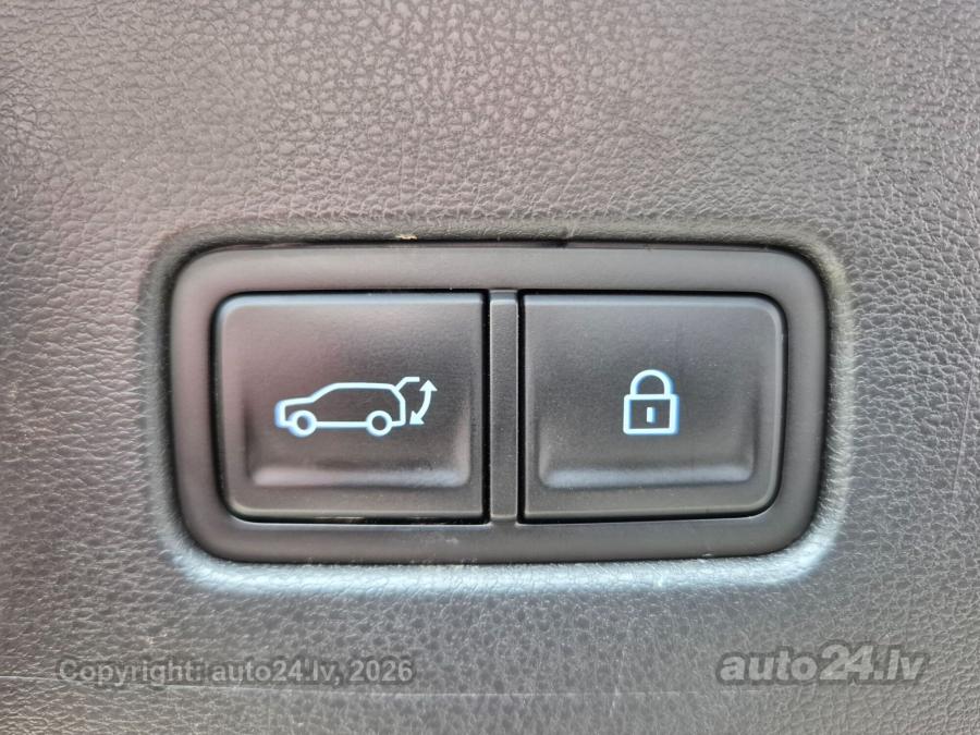 Black Hyundai Santa Fe 2024 in Tartu, with an engine capacity of 1.60 L and mileage of 58 thousand km for 53900 €, photo 21 on AUTOMOTO.COM.LV