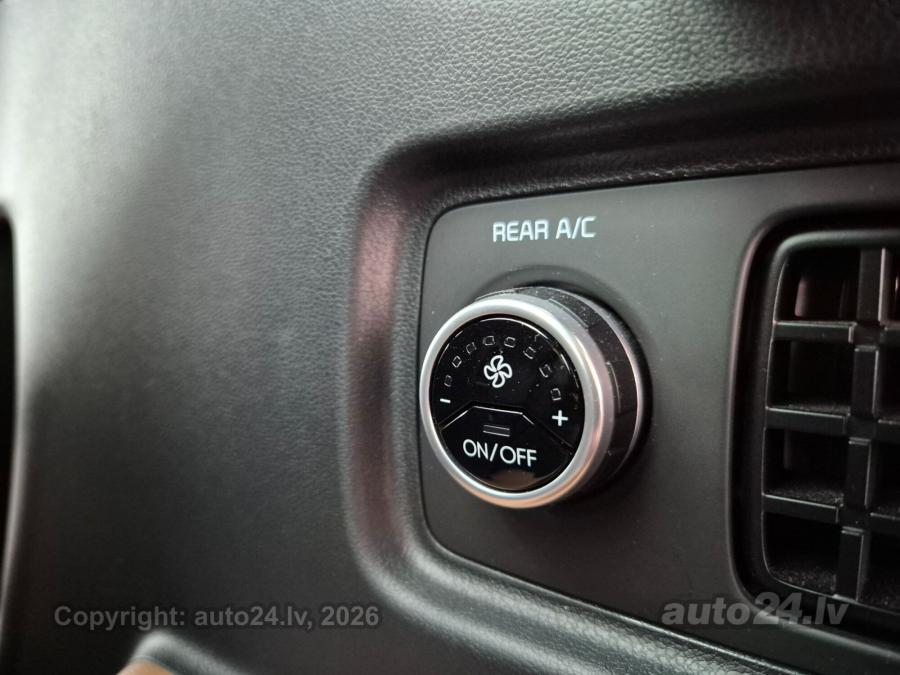 Black Hyundai Santa Fe 2024 in Tartu, with an engine capacity of 1.60 L and mileage of 58 thousand km for 53900 €, photo 25 on AUTOMOTO.COM.LV