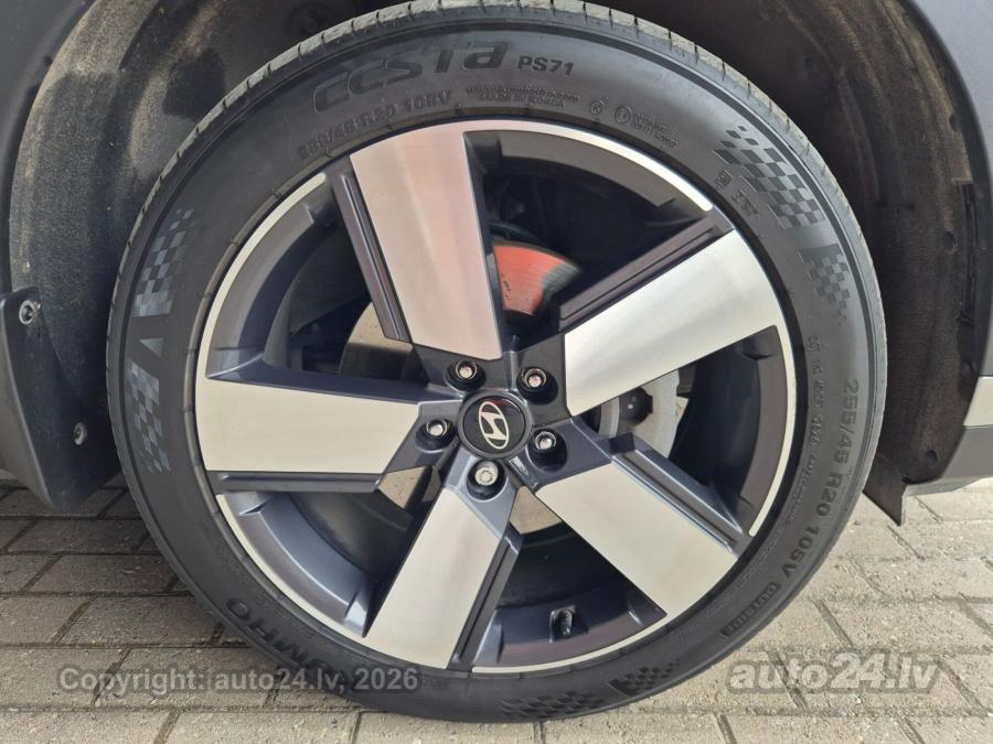 Black Hyundai Santa Fe 2024 in Tartu, with an engine capacity of 1.60 L and mileage of 58 thousand km for 53900 €, photo 31 on AUTOMOTO.COM.LV