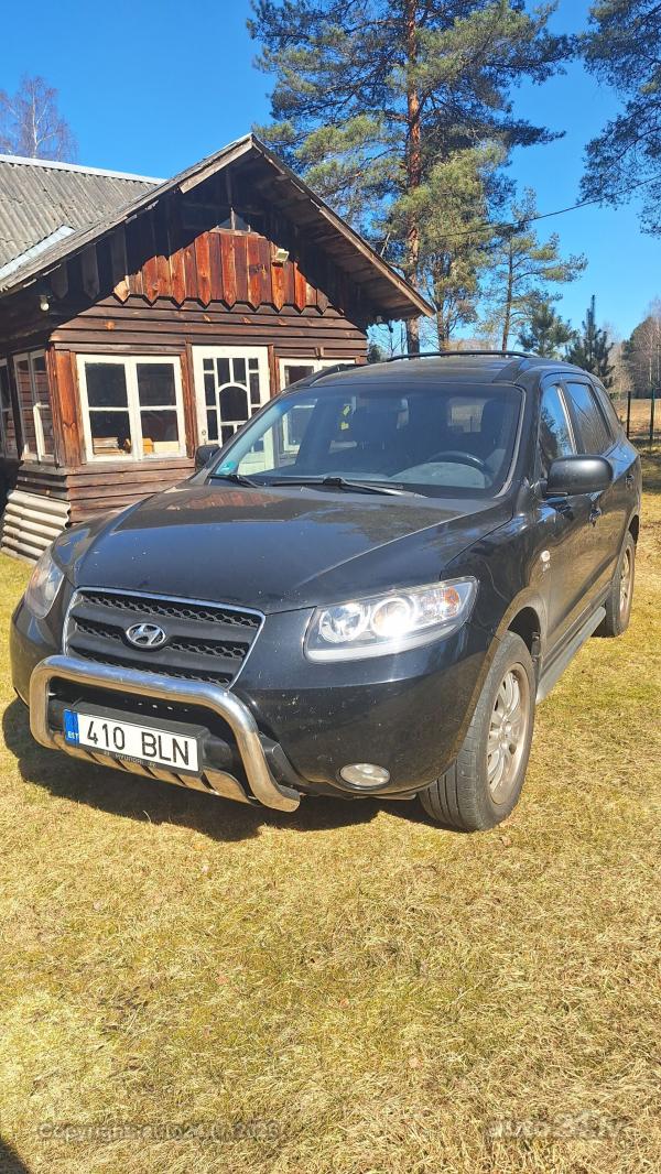 Black Hyundai Santa Fe 2006 in Tartu, with an engine capacity of 2.20 L and mileage of 280 thousand km for 2300 €, photo 7 on AUTOMOTO.COM.LV