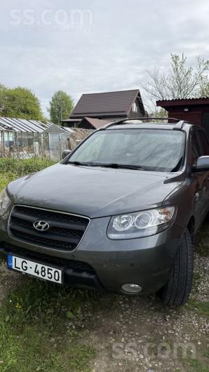 Black Hyundai Santa Fe 2008 in Riga, with an engine capacity of 2.20 L and mileage of 0 thousand km for 4000 €, photo  on AUTOMOTO.COM.LV