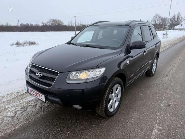 Black Hyundai Santa Fe 2006 in Vilkaviskis, with an engine capacity of 2.20 L and mileage of 275 thousand km for 3799 €, photo 1 on AUTOMOTO.COM.LV