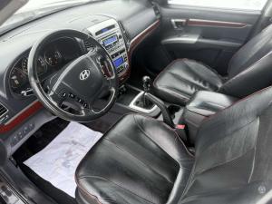 Black Hyundai Santa Fe 2006 in Vilkaviskis, with an engine capacity of 2.20 L and mileage of 275 thousand km for 3799 €, photo 14 on AUTOMOTO.COM.LV