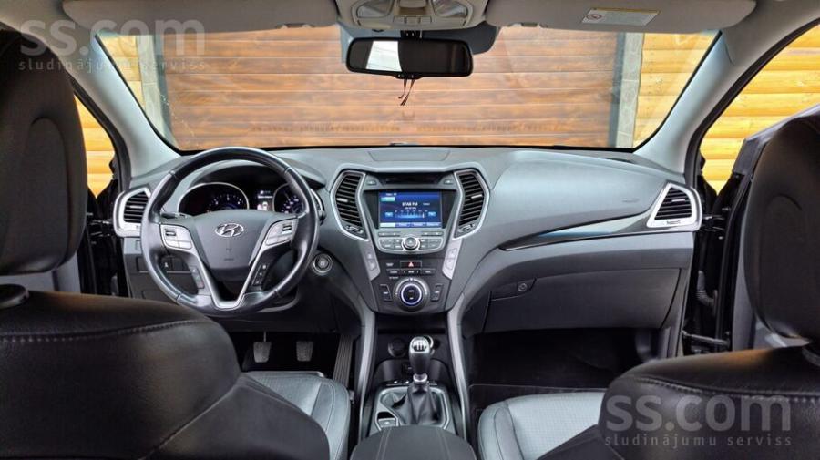 Melns Hyundai Santa Fe 2014 Rīga, ar dzinēja tilpumu 2.20 L un nobraukumu 190 tūkst. km par 8800 €, foto 10 vietnē AUTOMOTO.COM.LV