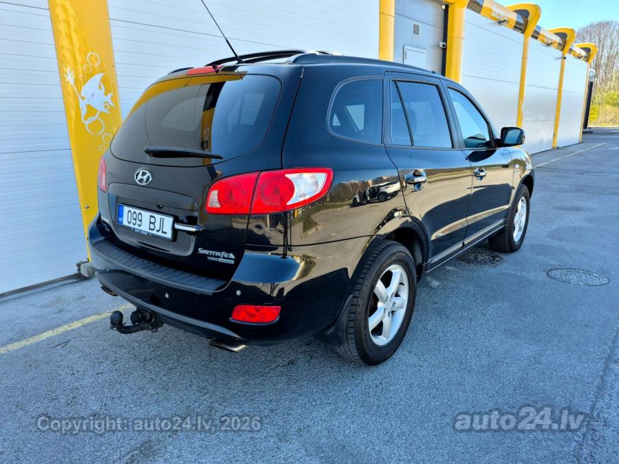 Black Hyundai Santa Fe 2006 in Tallinn, with an engine capacity of 2.20 L and mileage of 342 thousand km for 1890 €, photo 5 on AUTOMOTO.COM.LV