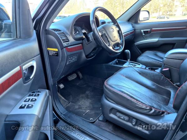 Melns Hyundai Santa Fe 2006 Tallina, ar dzinēja tilpumu 2.20 L un nobraukumu 342 tūkst. km par 1890 €, foto 5 vietnē AUTOMOTO.COM.LV