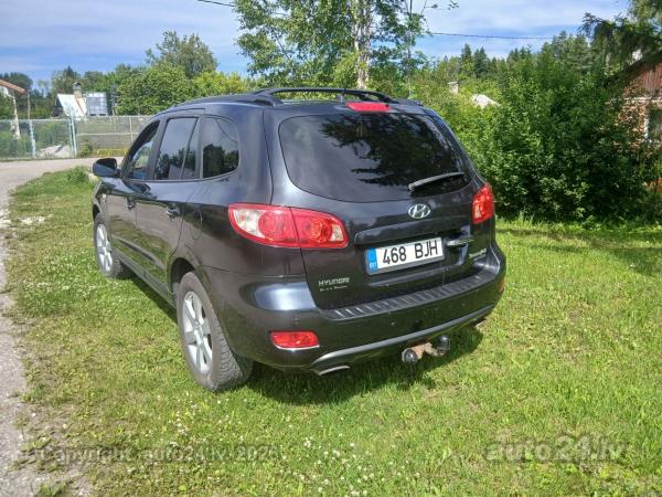 Black Hyundai Santa Fe 2007 in Tallinn, with an engine capacity of 2.20 L and mileage of 319 thousand km for 3700 €, photo 3 on AUTOMOTO.COM.LV