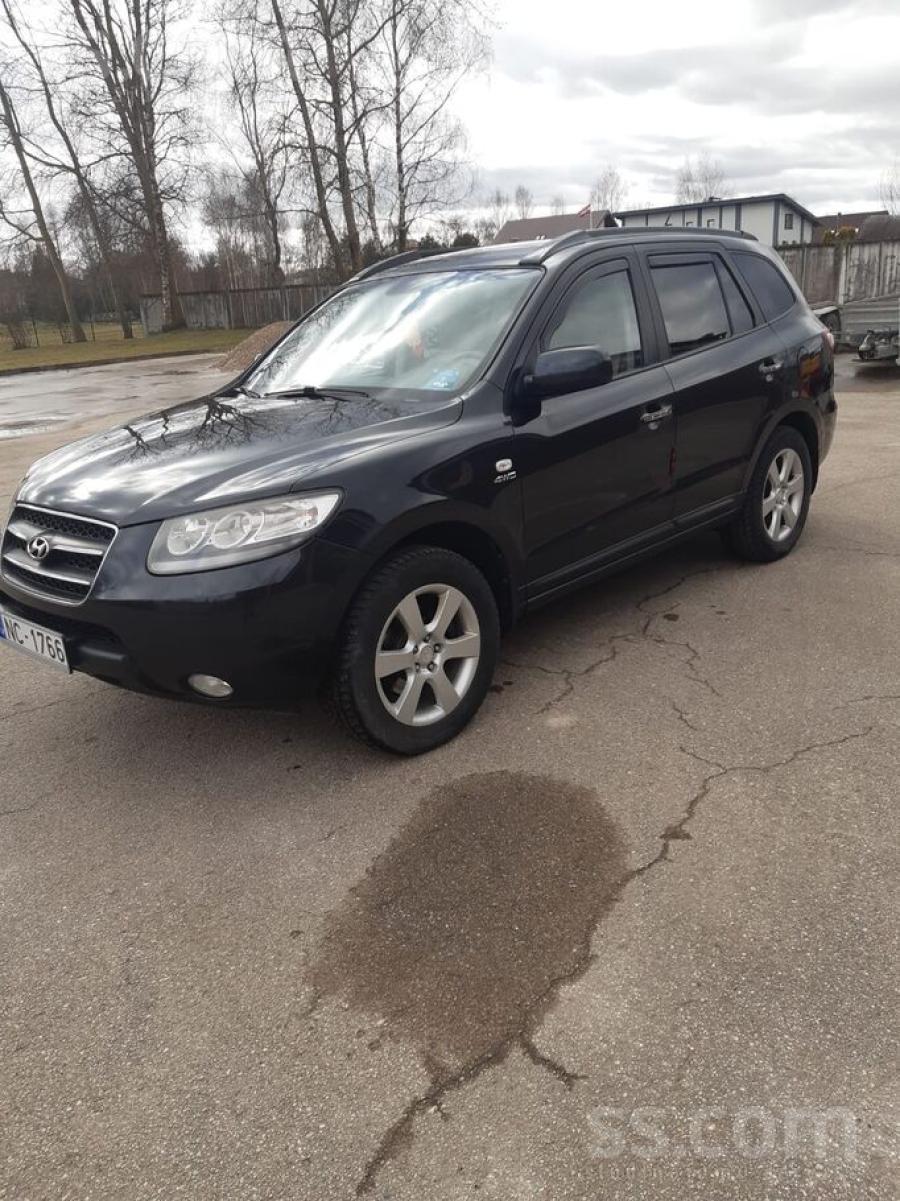 Black Hyundai Santa Fe 2008 in Jelgava, with an engine capacity of 2.20 L and mileage of 225 thousand km for 3650 €, photo 6 on AUTOMOTO.COM.LV