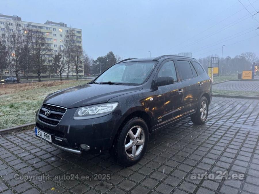Black Hyundai Santa Fe 2009 in Tallinn, with an engine capacity of 2.20 L and mileage of 310 thousand km for 2600 €, photo 2 on AUTOMOTO.COM.LV