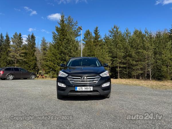 Black Hyundai Santa Fe 2013 in Paide, with an engine capacity of 2.20 L and mileage of 272 thousand km for 10000 €, photo 8 on AUTOMOTO.COM.LV