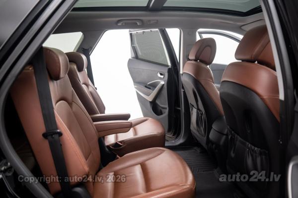 Melns Hyundai Santa Fe 2015 Tallina, ar dzinēja tilpumu 2.20 L un nobraukumu 191 tūkst. km par 14999 €, foto 10 vietnē AUTOMOTO.COM.LV