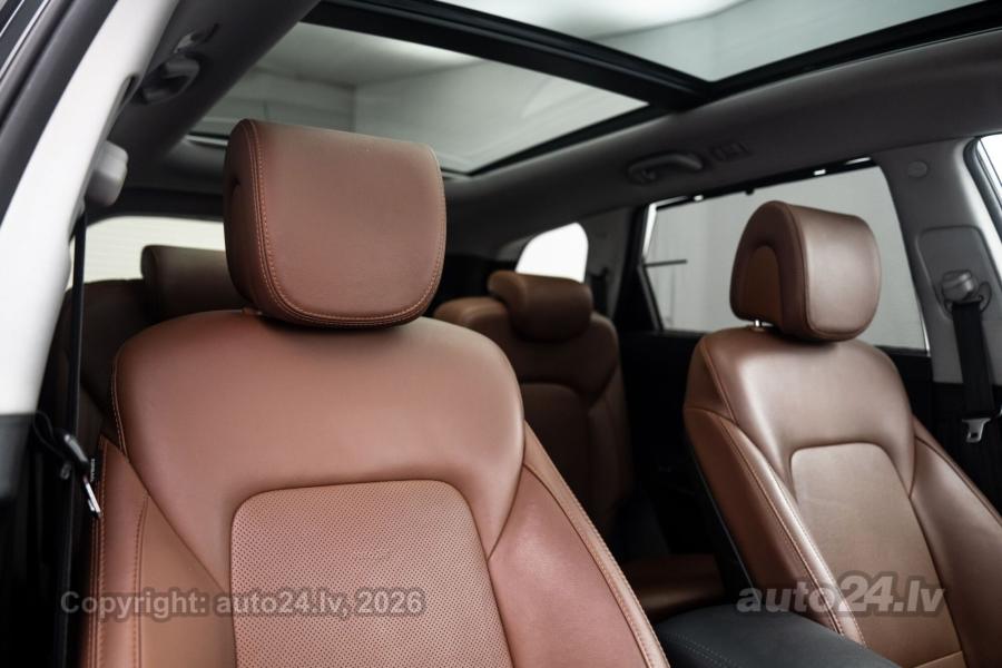 Melns Hyundai Santa Fe 2015 Tallina, ar dzinēja tilpumu 2.20 L un nobraukumu 191 tūkst. km par 14999 €, foto 15 vietnē AUTOMOTO.COM.LV